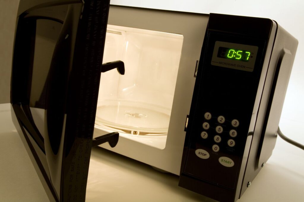 7 Essential Tips to Maintain a Microwave Oven (Like New) - Can You ...